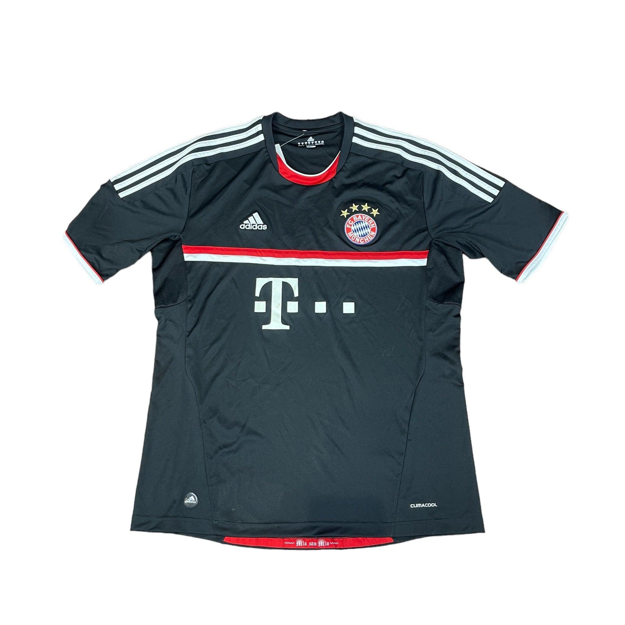 2011-12 Black Adidas Bayern Munich Shirt - XL